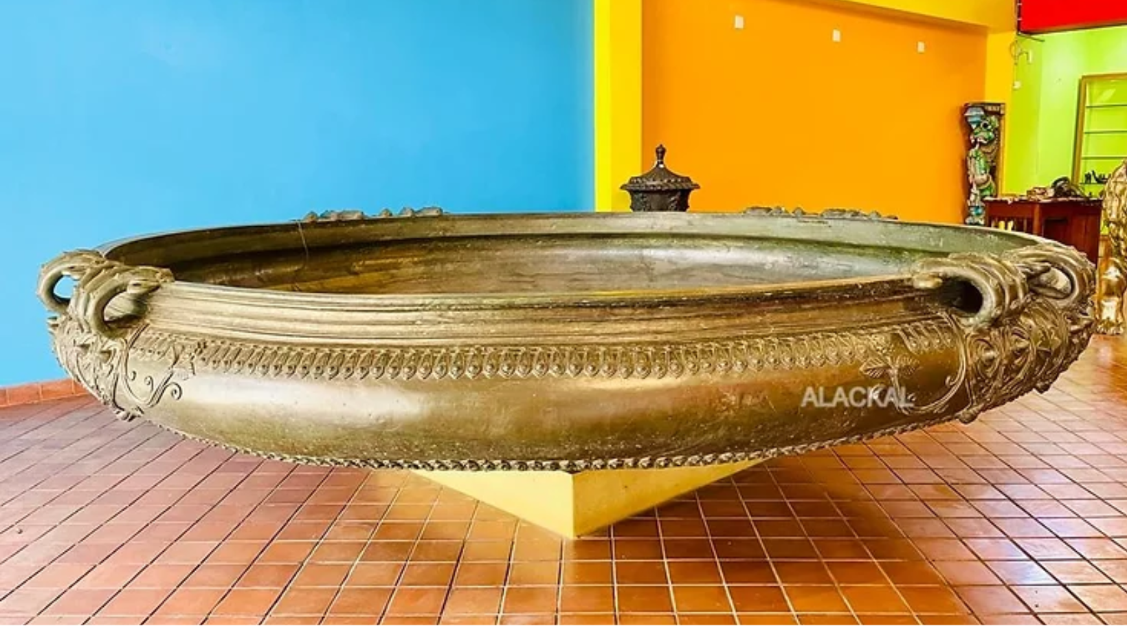 THE WORLD'S BIGGEST VARPU – Alackal Bell Metals